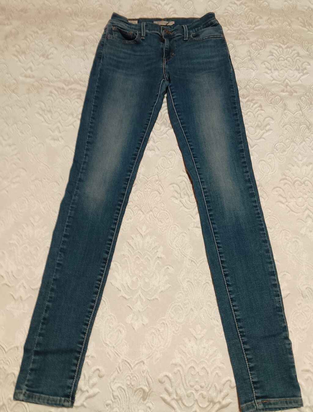 Levis premium super skinny farmerke 27 sa dosta elastina. poluobim u