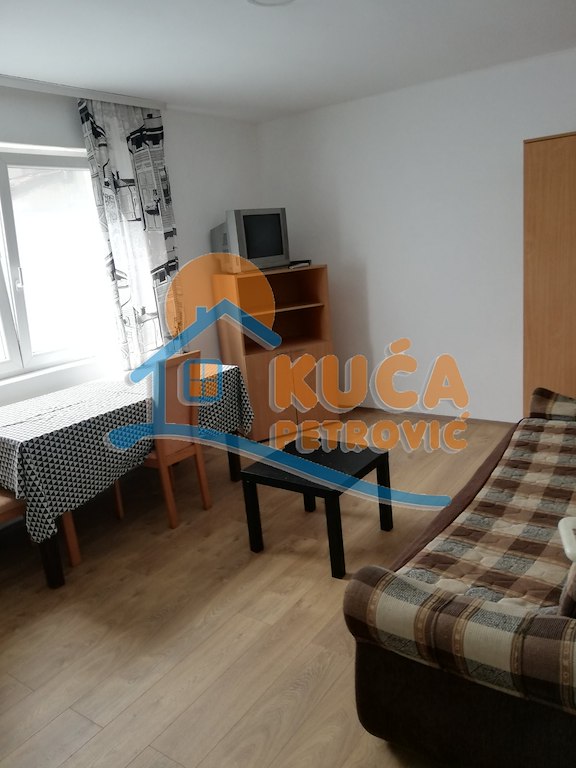 Jednosoban stan, 40 m2, Centar, Prvomajska ID: i-012685