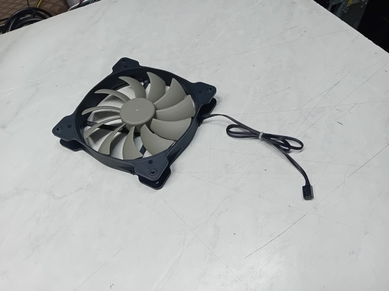 14cm ventilator Corsair A1425L ispravan