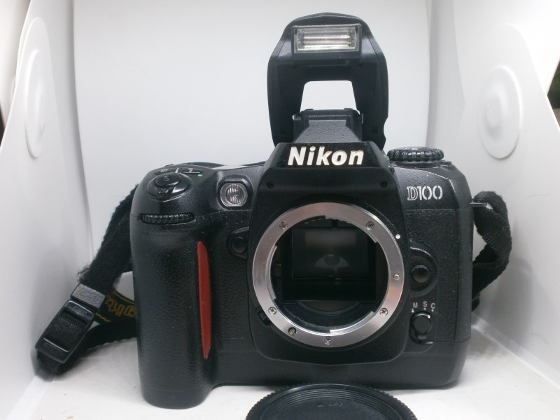 Nikon D100