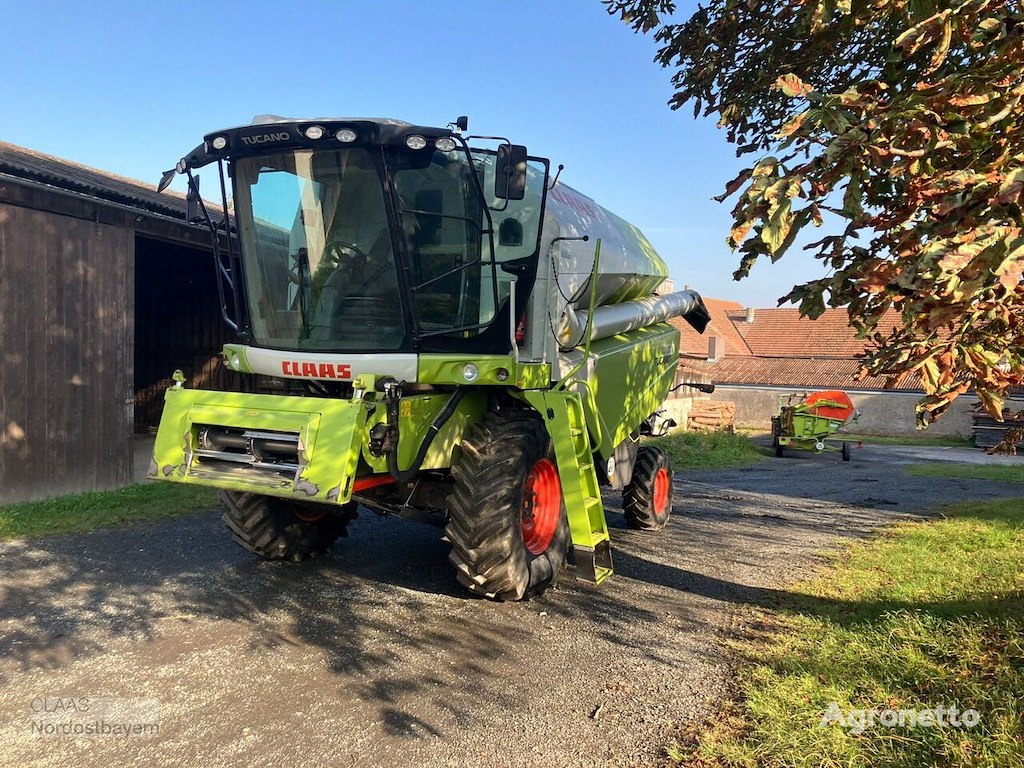 Claas Tucano 320 + C 490 kombajn za žito