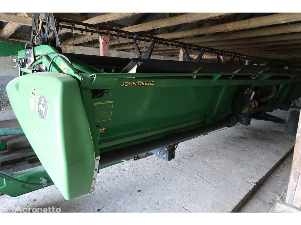 Prodaje se John Deere 630R adapter za žito na aukciji