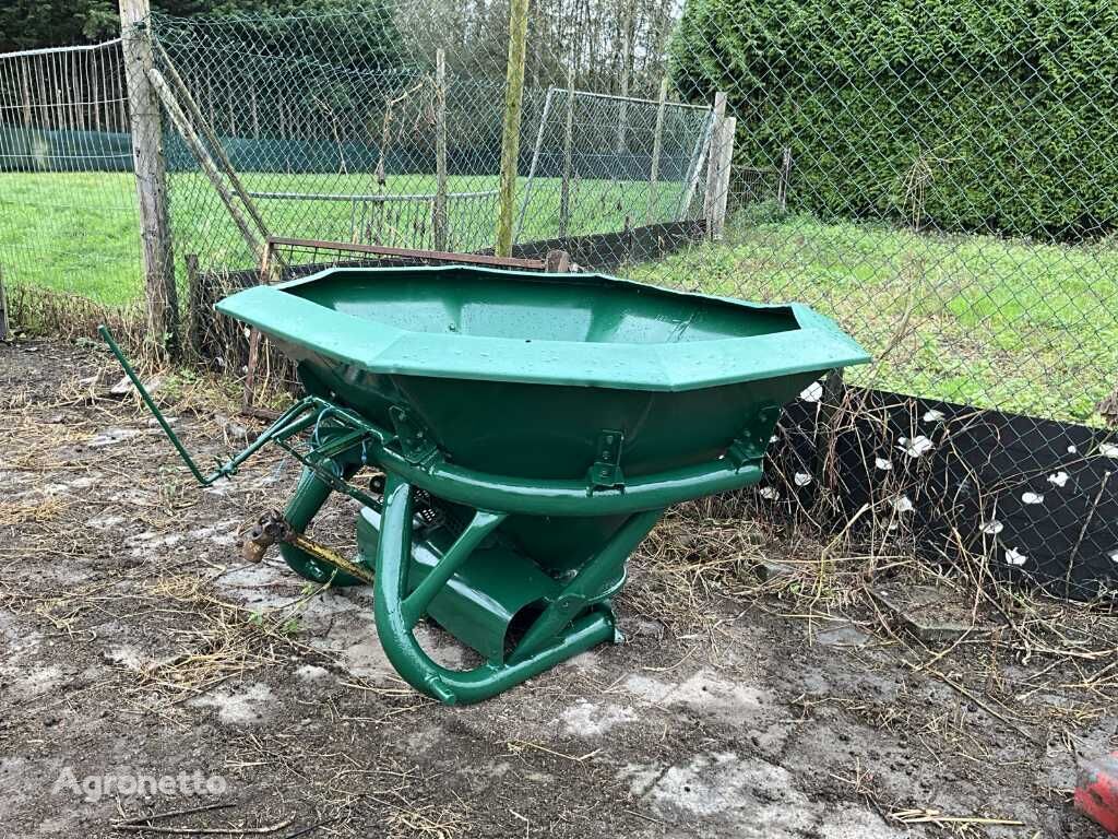 Prodaje se Amazon Manure Spreader nošeni rasipač na aukciji