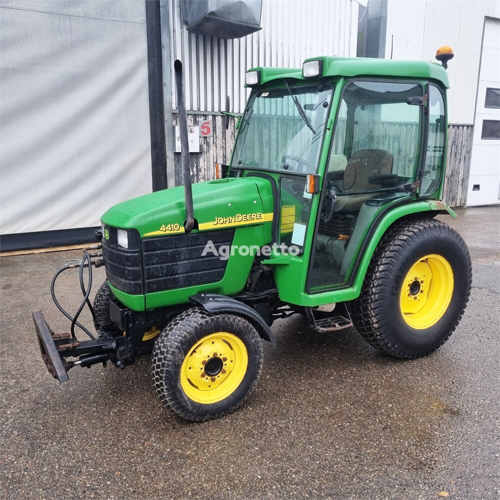 Prodaje se John Deere 4410 mini traktor na aukciji