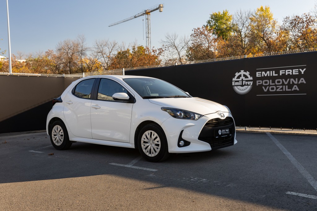 TOYOTA YARIS