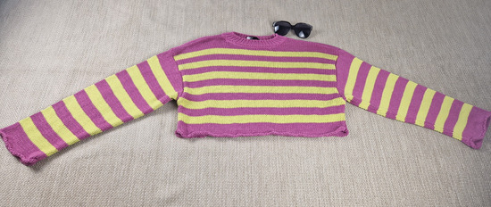 Zara ljubicasto zut crop dzemper