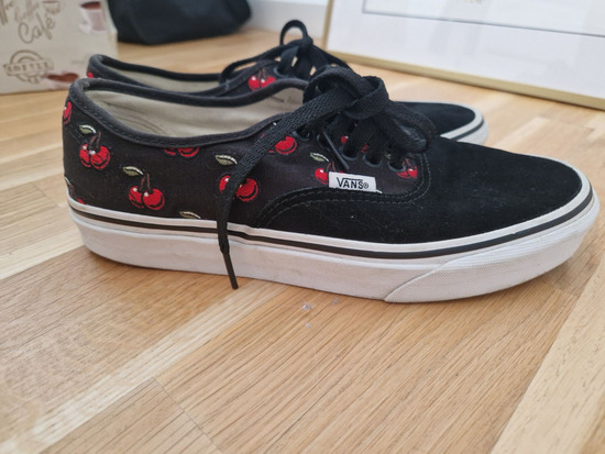 Vans cherry