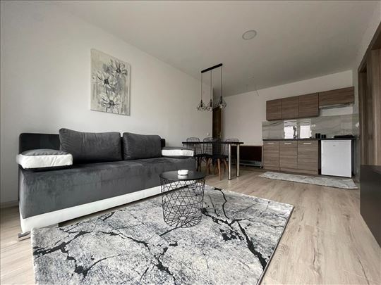 Apartman uknjizen, opremljen, terasa, 37,5m2