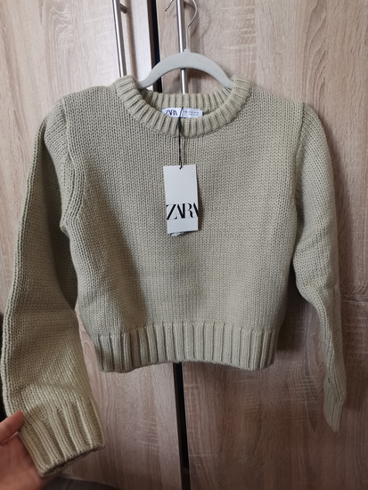 Zara nov premium džemper sa etiketom ✨