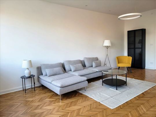 Vračar lux renoviran salonac 3-soban namešten