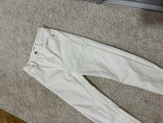 Bershka bele pantalone duboke 34