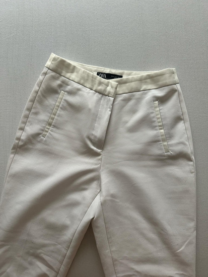 Zara bele pantalone