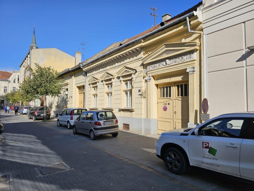 Centar 1, petosobna kuća ID#1604 220.000 €