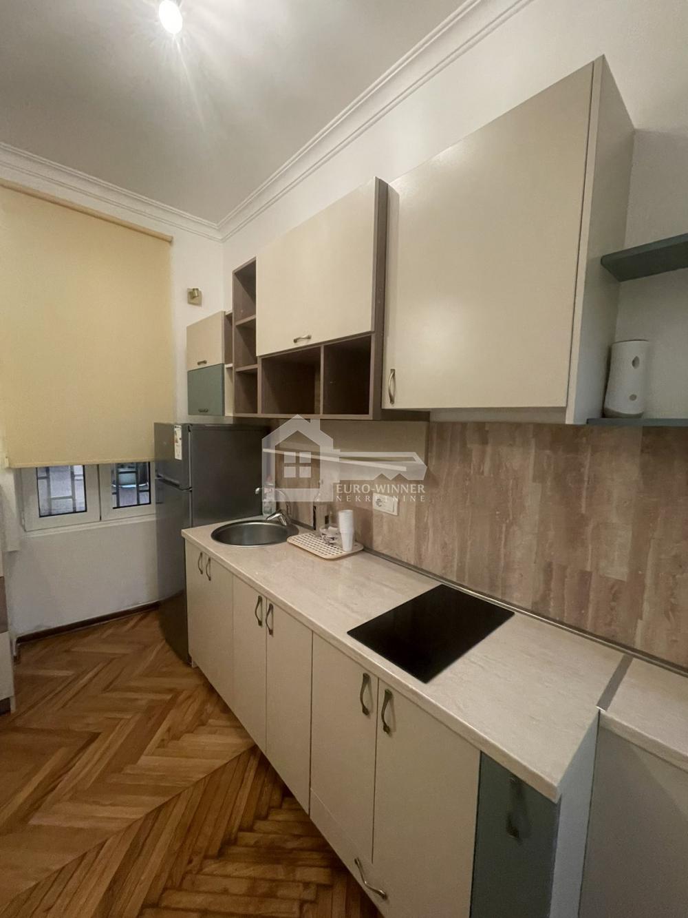 Vračar Golsvordijeva 84 m2 salonac ID#1698 900 €