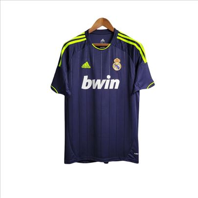 Real Madrid 2012/2013 gostujući dres