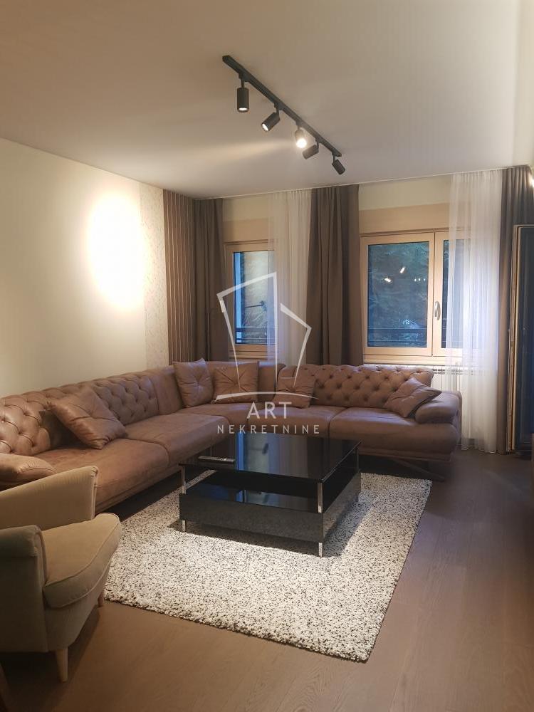 Vračar, Nebojšina, stan sa gar.mestom ID#3286 1.450 €