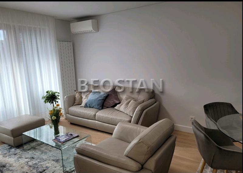 Novi Beograd - Stari merkator #59799 1.500 €