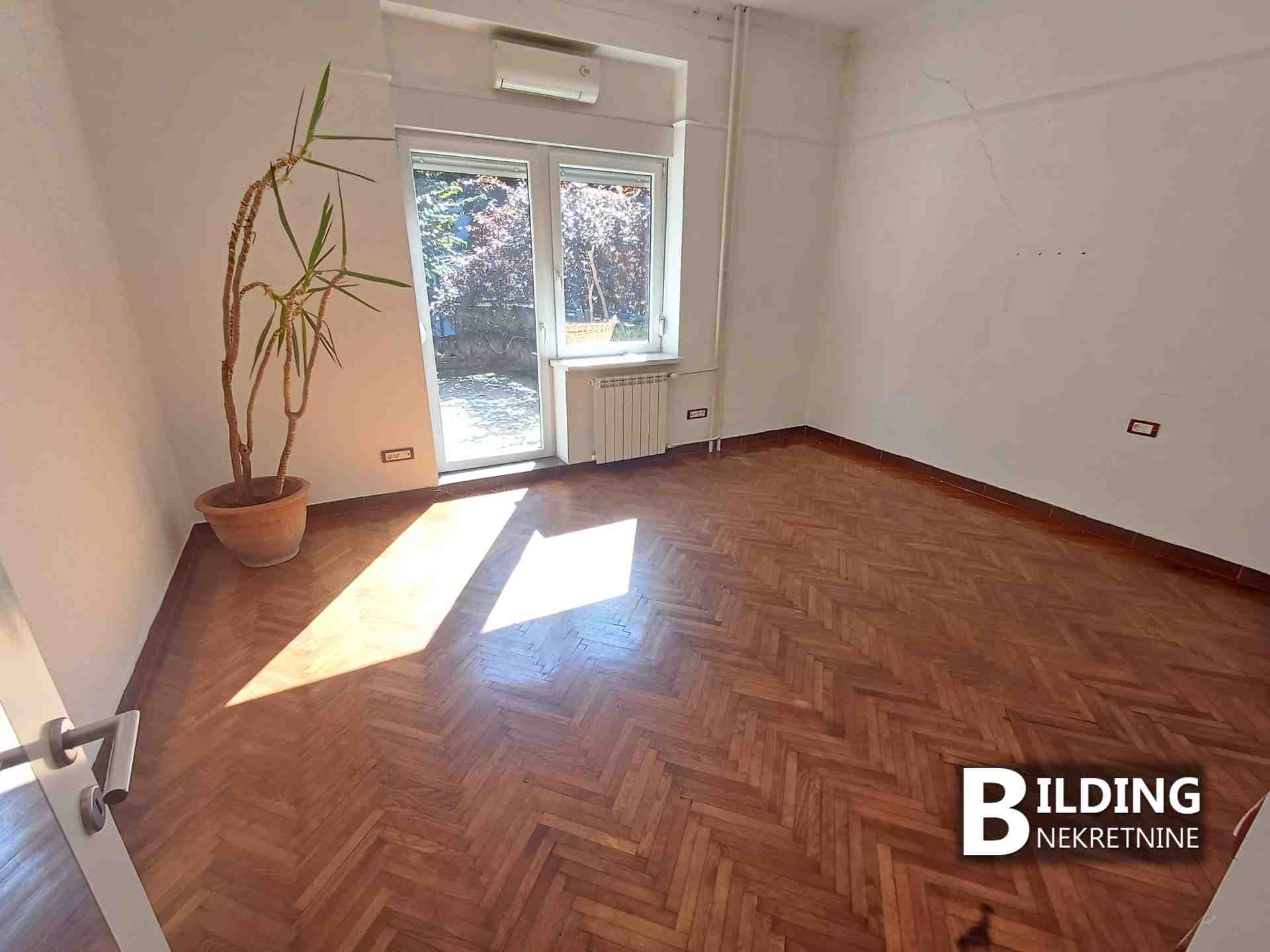 Profesorska kolonija, 2 nivoa kuće, pp ID#17669 1.550 €