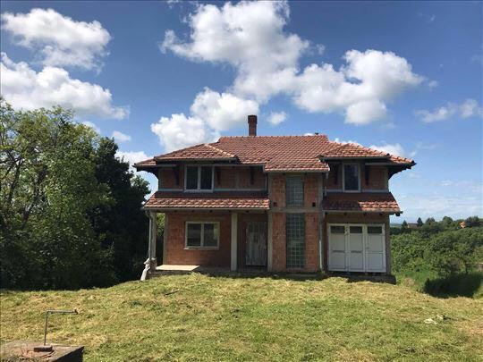 Kuća na prodaju, 316m2, 265.000€