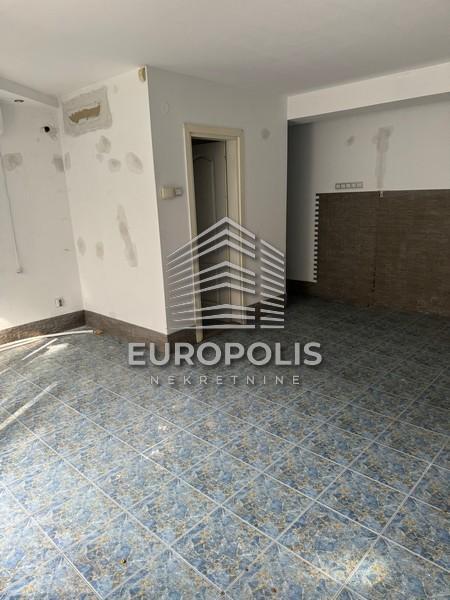 Čingrijina, Lokal na prodaju, 33m2, 61.000€