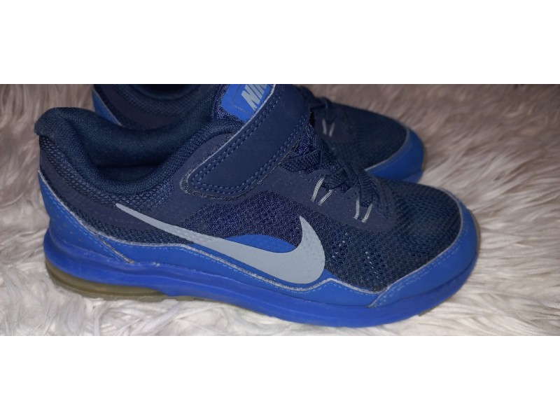 NIKE MAX DYNASTY 2 patike br.31 (19cm)