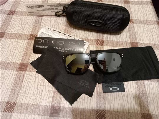 Oakley Holbrook Mate Black/ Silve lens Prizm P