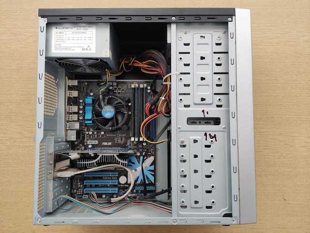 Desktop kompjuter računar Asus P7H55