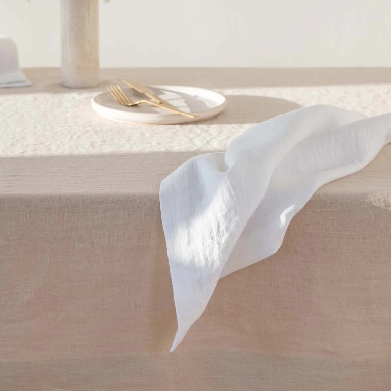 WASHED LINEN DINNER NAPKINS