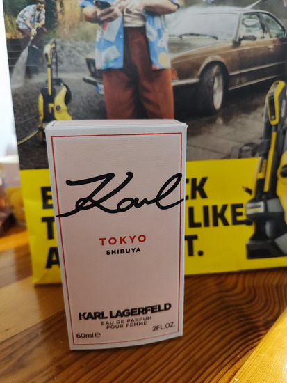 Karl Lagerfeld parfem Tokyo Shibuya