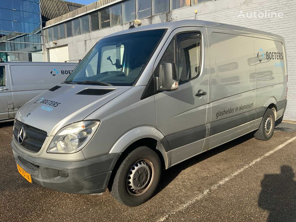 Prodaje se Mercedes-Benz Sprinter minibus furgon na aukciji