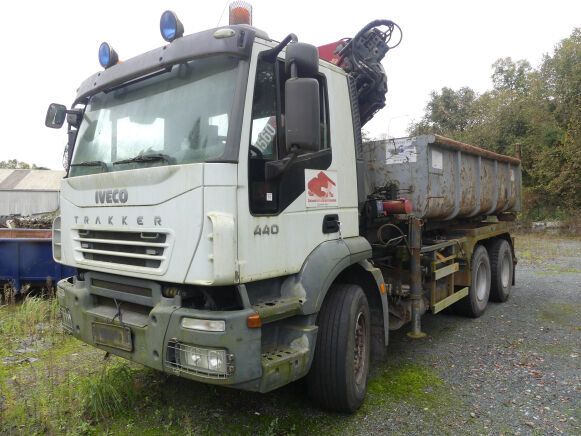 Prodaje se IVECO 260E/H/8 kiper na aukciji