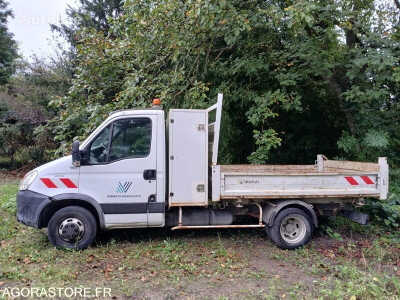 Prodaje se IVECO 35C12 kiper na aukciji