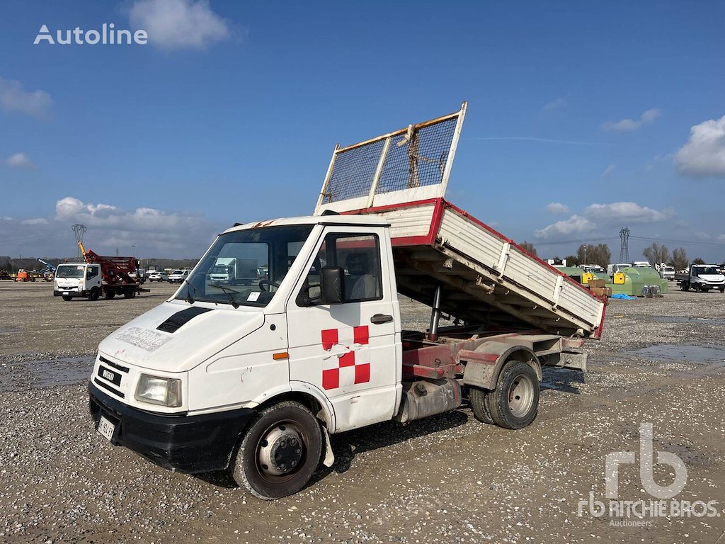 Prodaje se IVECO DAILY kiper na aukciji