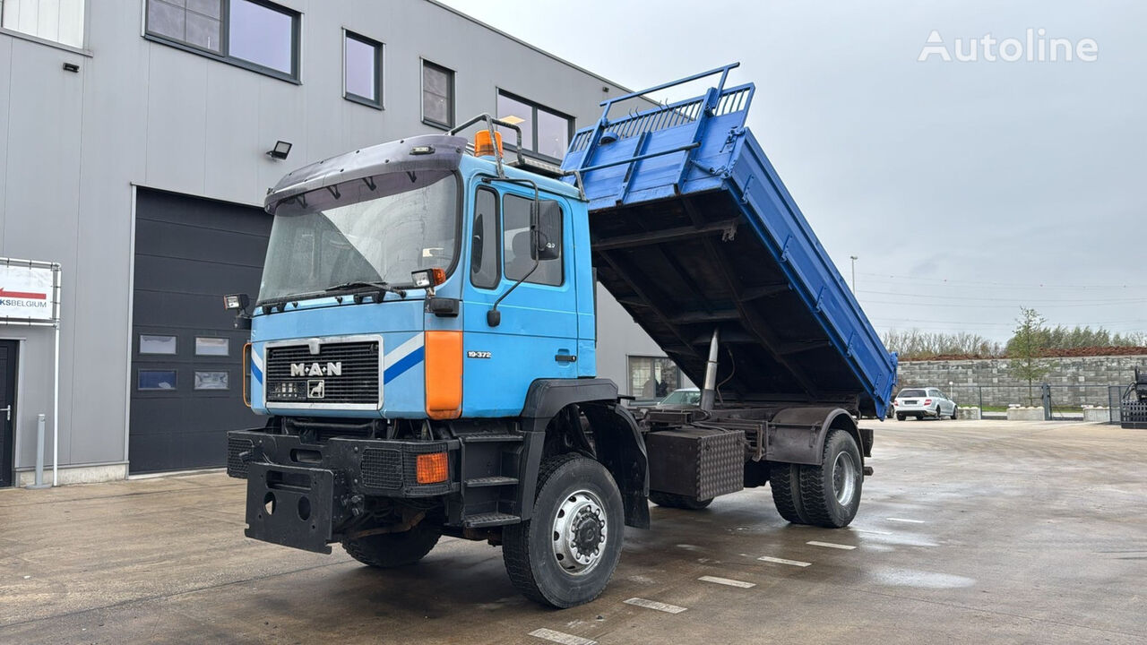 MAN 19.372 (BIG AXLE / STEEL SUSPENSION / 6 CYLINDER WITH MANUAL PUM kiper