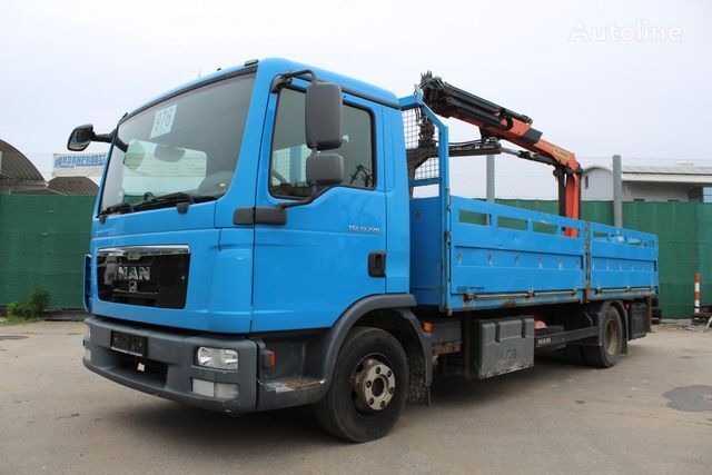 MAN 12.220 4x2 BL - KRAN PALFINGER PK8502 - Nr.: 976 kamion s ravnom platformom