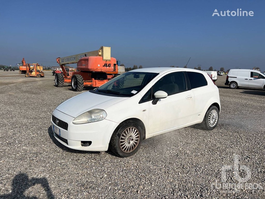 Prodaje se FIAT PUNTO kamion furgon na aukciji