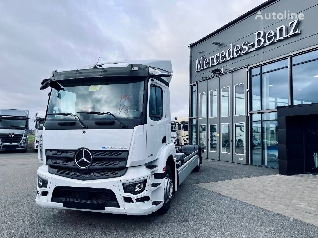 Mercedes-Benz eActros e300 – Kraftfull och Hållbar El-lastbil! kamion šasija