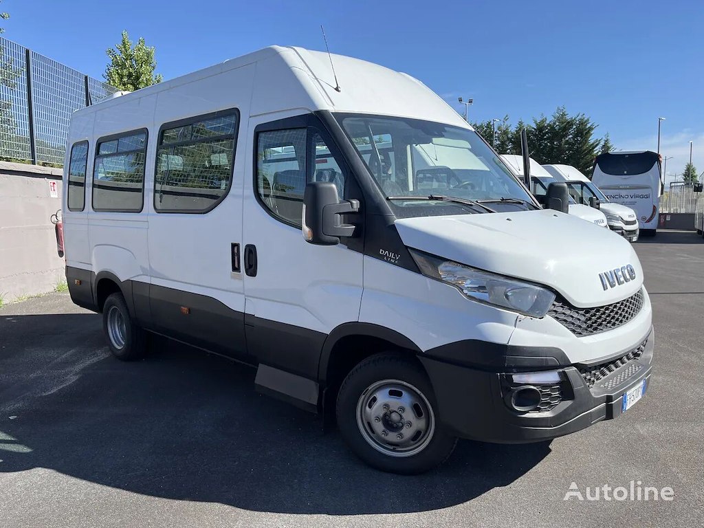 Prodaje se IVECO Daily putnički minibus na aukciji