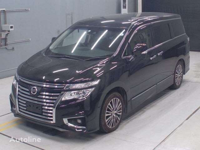 Nissan ELGRAND putnički minibus