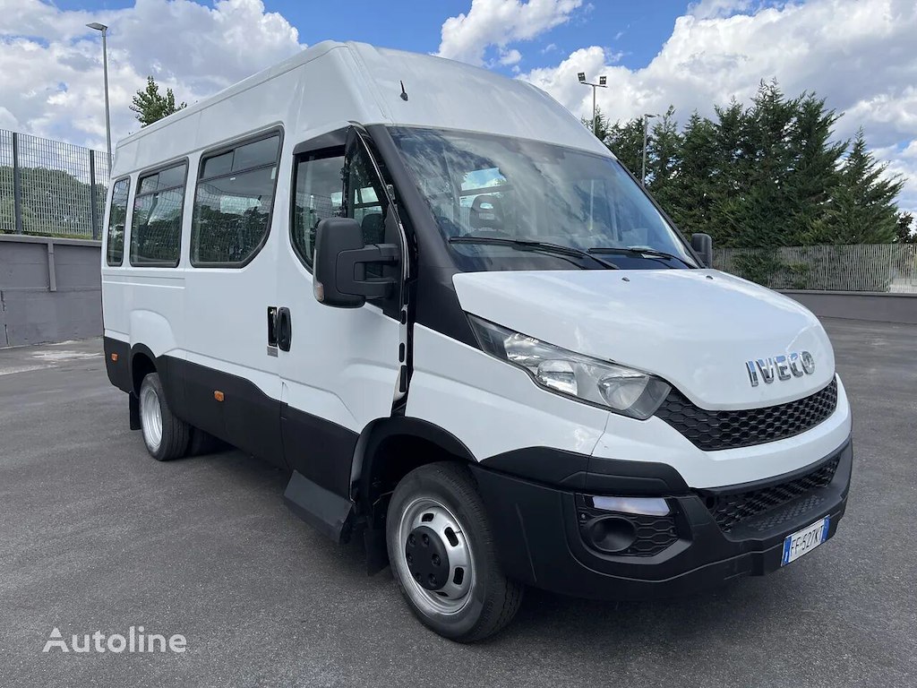 Prodaje se IVECO Daily putnički minibus na aukciji