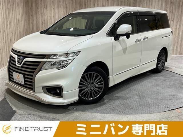 Nissan ELGRAND minivan