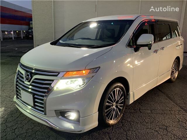 Nissan ELGRAND minivan