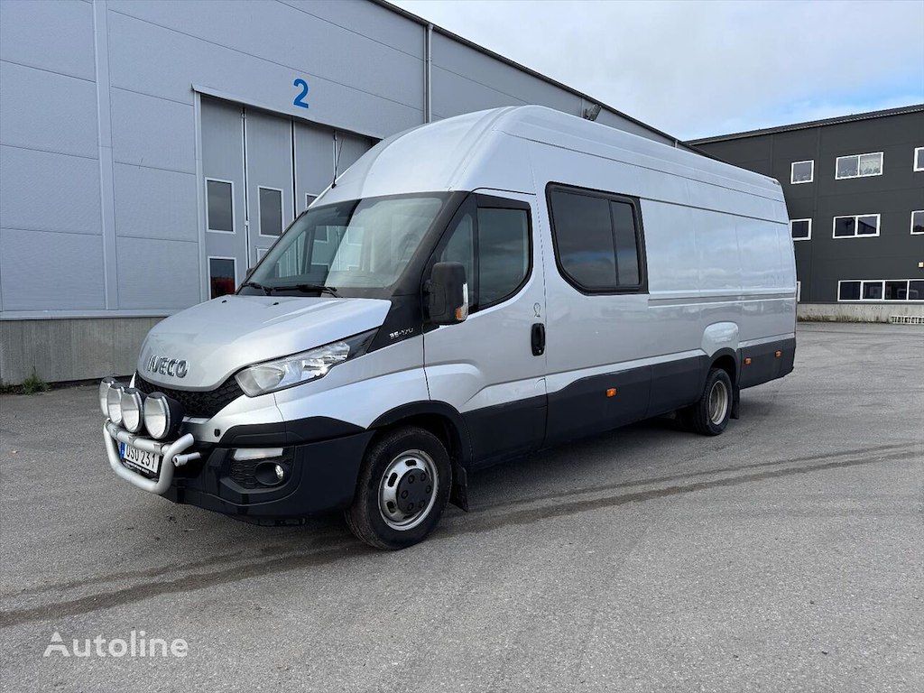 Prodaje se Skåpbil Iveco Daily 35-170 3.0 JTD Manuell, 170hk -2015 | 4 pass kombi minibus na aukciji