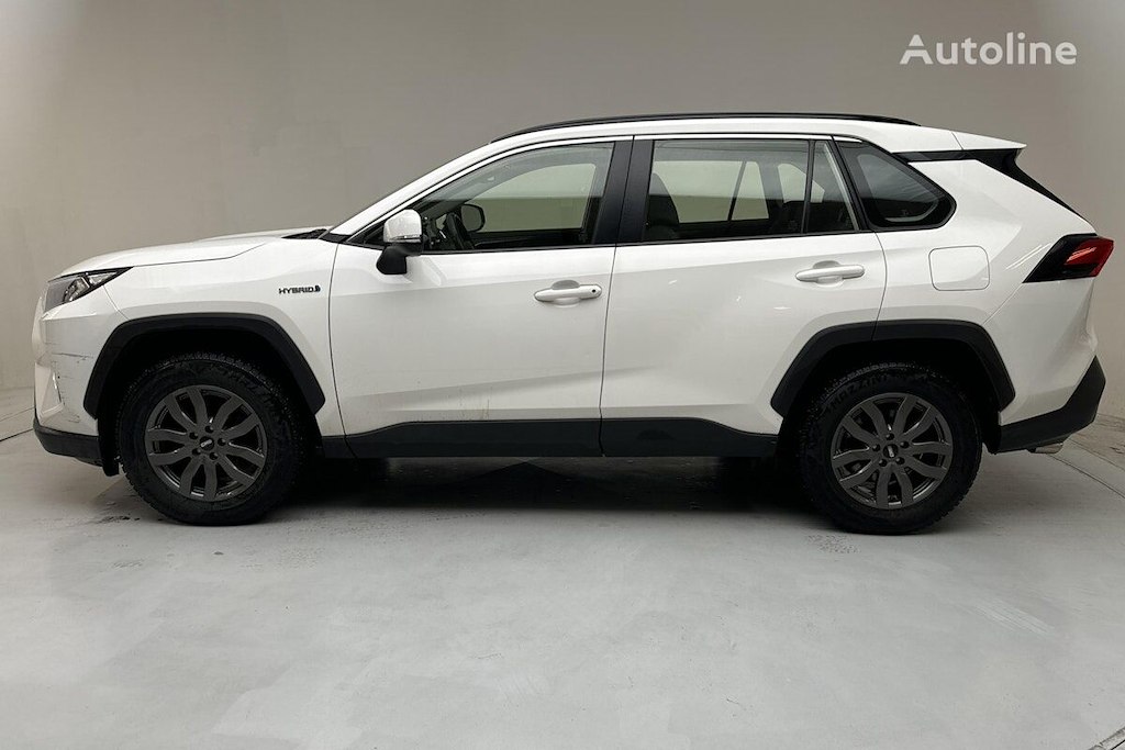 Prodaje se Toyota RAV4 krosover na aukciji