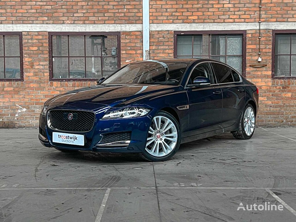 Prodaje se Jaguar XF sedan na aukciji