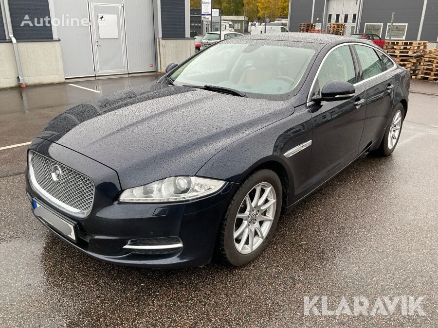 Prodaje se Jaguar Xj sedan na aukciji