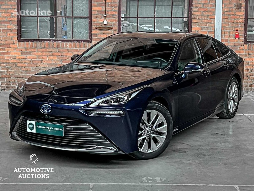 Prodaje se Toyota Mirai hečbek na aukciji