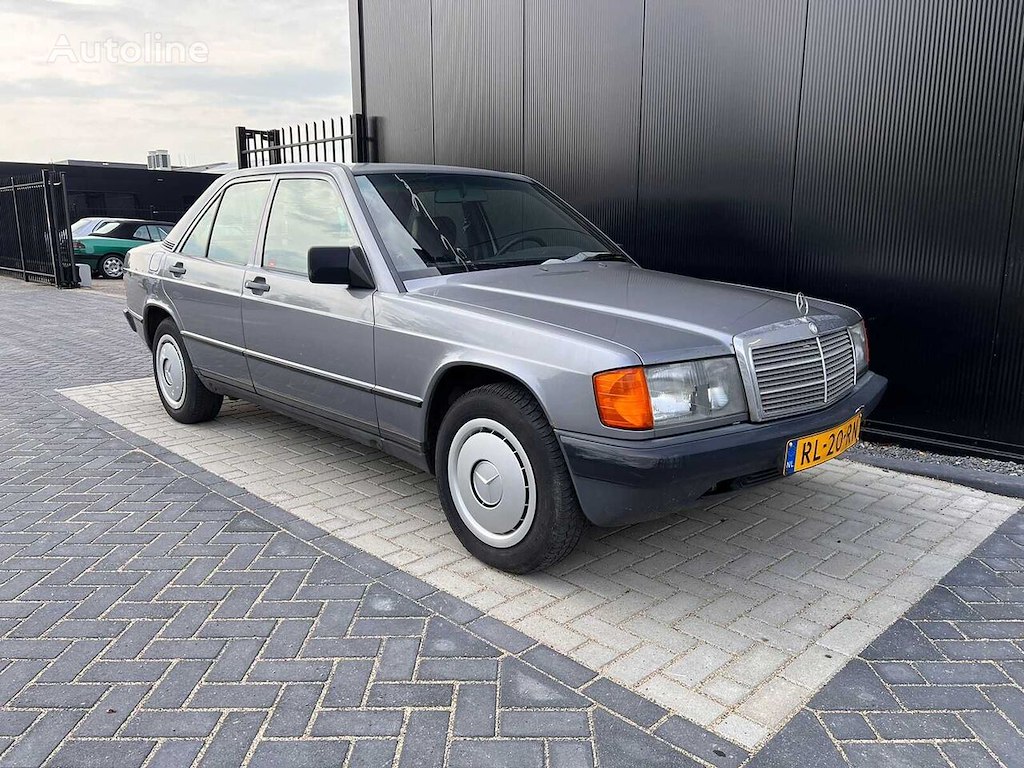 Prodaje se Mercedes-Benz 190-serie sedan na aukciji