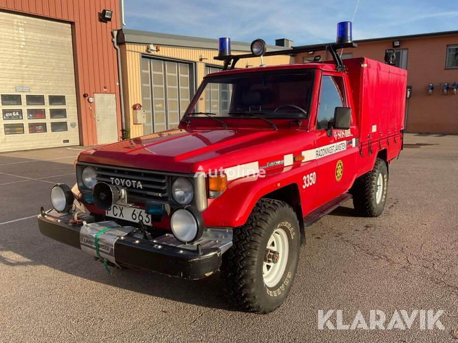 Prodaje se Toyota LandCruiser kamion s ceradom < 3.5t na aukciji