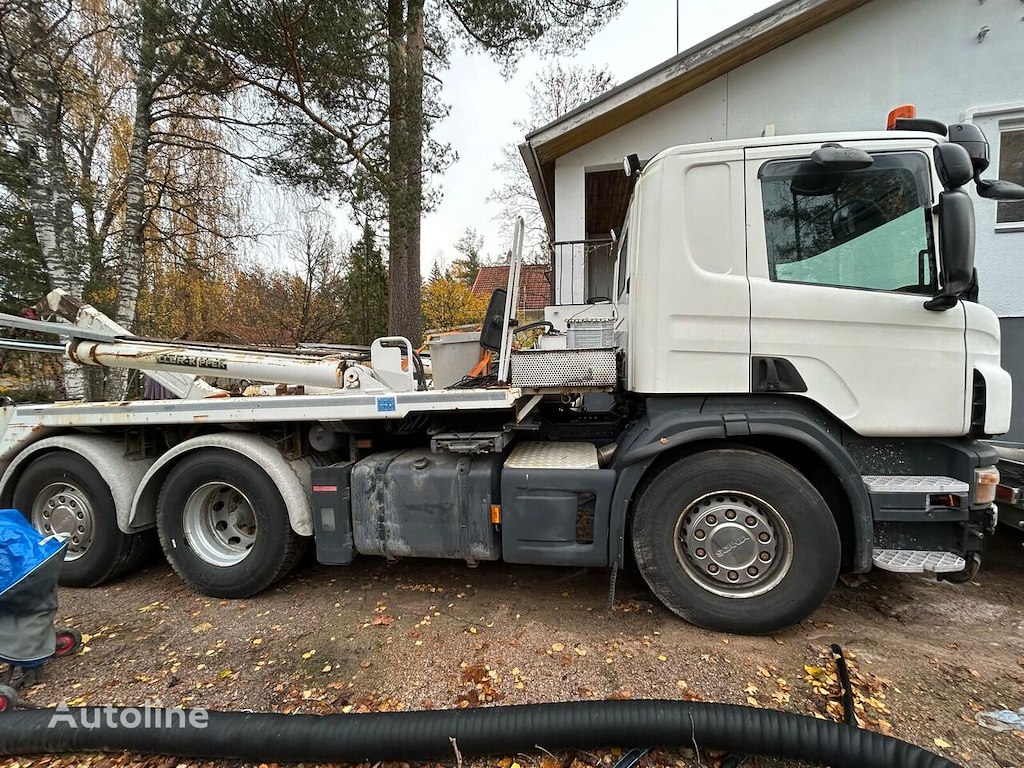 Scania P400 LB nostovarsivaihtolavalla kamion autopodizač kontejnera